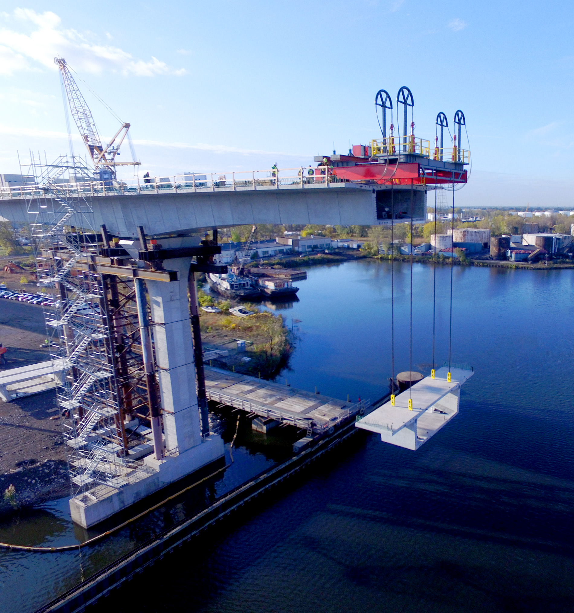 Innovative Bridge Lift Spans the Gap - Engineered Rigging